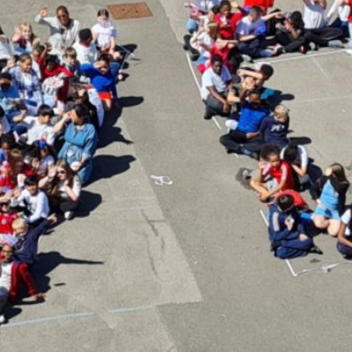 Woodhill Primary School - Woodhill's Platinum Jubilee Street Party